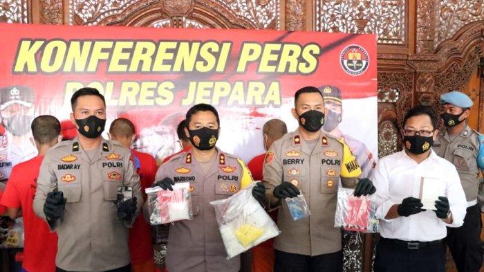 Empat Pengedar Sabu Ditangkap Polisi di Jepara, Satu Masih Berusia 18 Tahun, Kepergok Bawa 0,4 ...