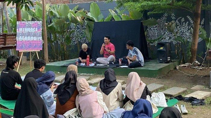 CARA Kenikir Membaca Pengaruh Karya WS Rendra di Kalangan Gen-Z ...