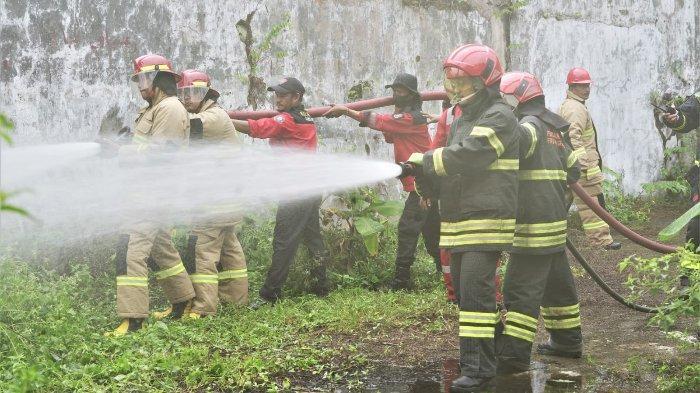 Lanal Gelar Latihan Pam Obvit & Penanggulangan Bencana, Kilang Cilacap Turunkan Tim Damkar ...
