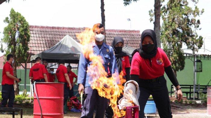 Lapas Semarang Latihan Padamkan Api Pakai Handuk dan Karung Goni Basah ...