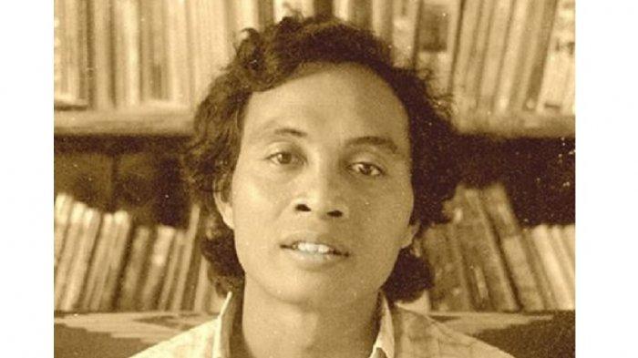 Puisi Senjakala Gunung Merapi Linus Suryadi AG - Tribunjateng.com