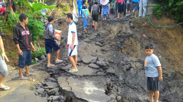 Potensi Bencana Longsor Ancam Jalan Provinsi Menuju Kawasan Wisata ...