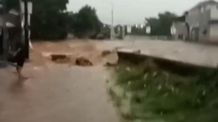 Warga Kabupaten Bandung Syok saat Banjir Terjang Rumah: Kayak Tsunami ...
