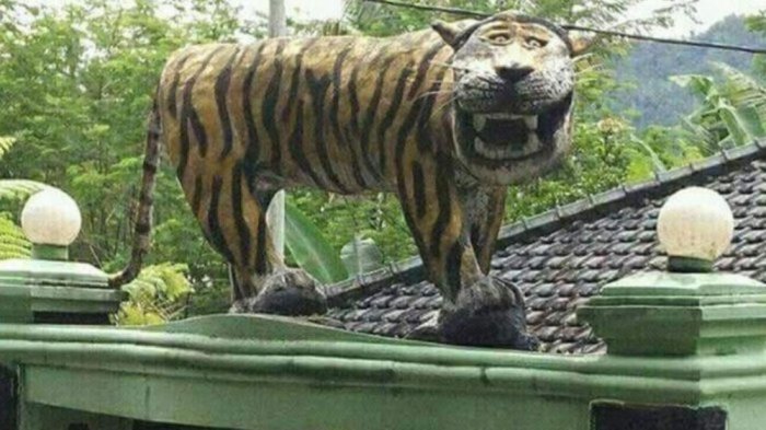 Media Malaysia Sebut Patung Harimau "Lucu" di Cisewu Sebagai Patung ...