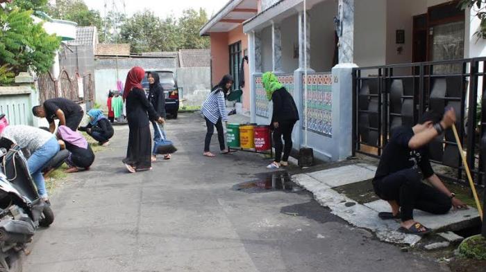 Mahasiswa Public Relations Undip Ajak Masyarakat Kelola Sampah - Tribunjateng.com