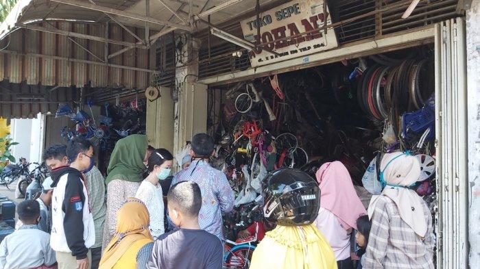 Video Toko Sepeda di Tegal Kebanjiran Pelanggan - Tribunjateng.com