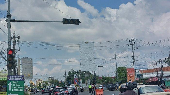 Simpang Empat dan Exit Tol Kebakkramat Karanganyar Potensi Macet ...