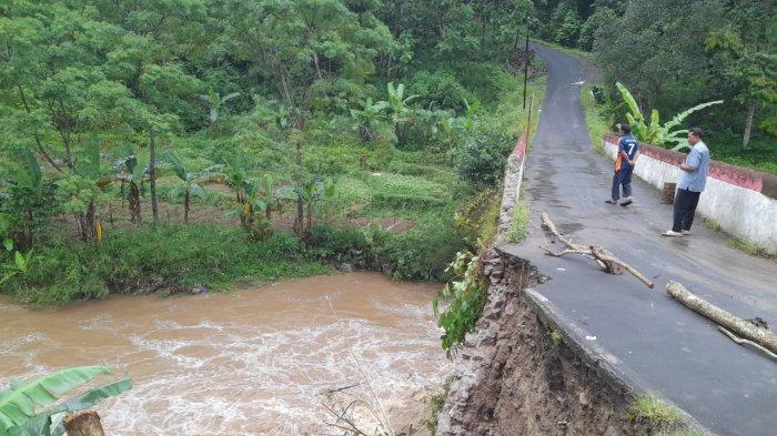 Perbaikan Talud Jembatan Penghubung Antar Kecamatan di Karanganyar Tunggu APBD Perubahan ...