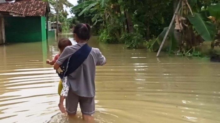 Banjir di Kroya Cilacap, Sejumlah Rumah Warga dan Sekolah Terendam ...