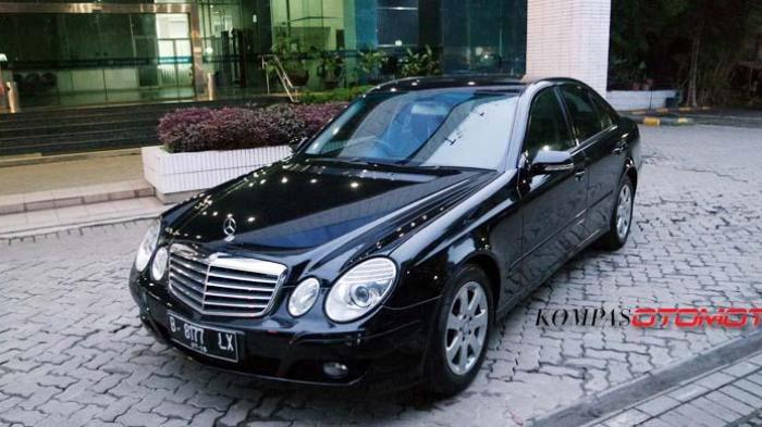 Nikmatnya Mercedes-Benz E 200 Kompressor Bekas Taksi Blue Bird yang ...
