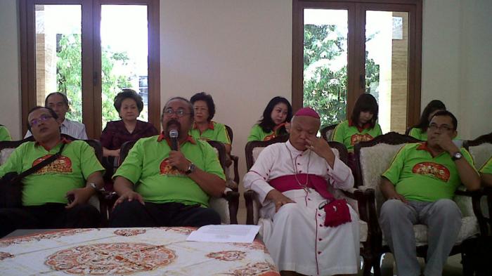 Mgr Pujasumarta Jadi Pemain di Opera Jenaka Romo - Tribunjateng.com