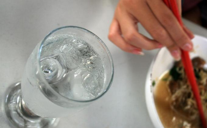 TIPS : Efek Sering Minum Dingin dan Manis Saat Cuaca Panas - Tribunjateng.com