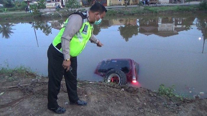 Belajar Mengemudi Bersama Suami, Atik Pengantin Baru Tewas Tenggelam ...