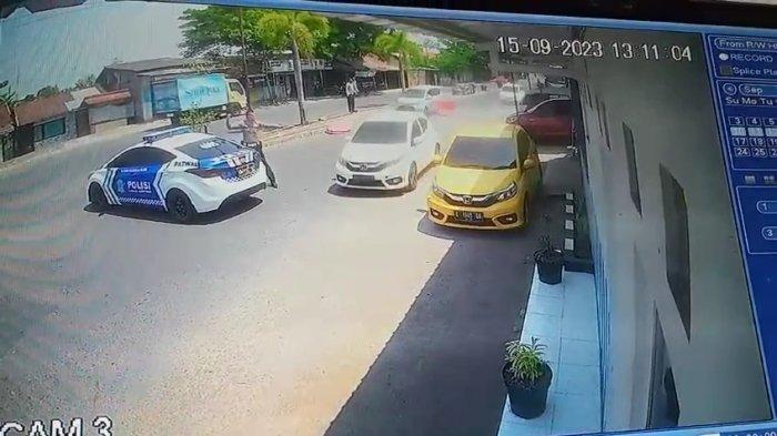 Aksi Heroik Polisi Pekalongan Kejar Mobil Plat K 8630 RK Pelaku Tabrak Lari, Water Barier ...