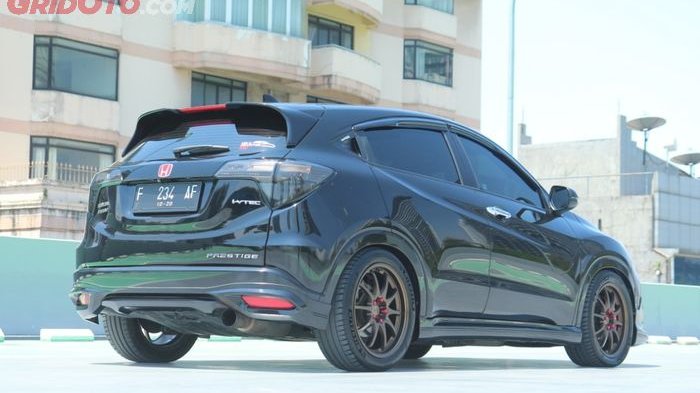 Modifikasi Mobil Keren Interior dan Kaki-Kaki Honda HR-V Asal Bogor ...
