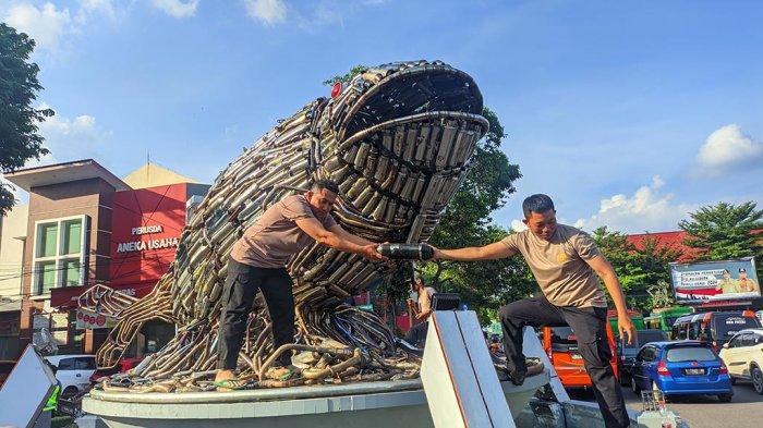 Monumen Bandeng Knalpot: Simbol Kreativitas Satlantas Polresta Pati ...