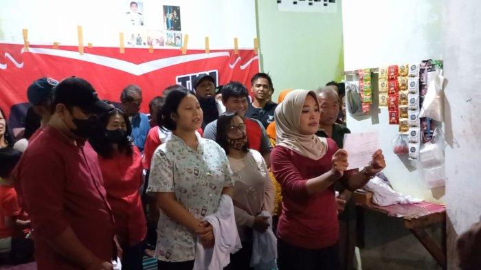 GILIRAN Simpatisan PDIP di Kratonan Solo Deklarasi Dukung Prabowo ... GILIRAN Simpatisan PDIP di Kratonan Solo Deklarasi Dukung Prabowo ...