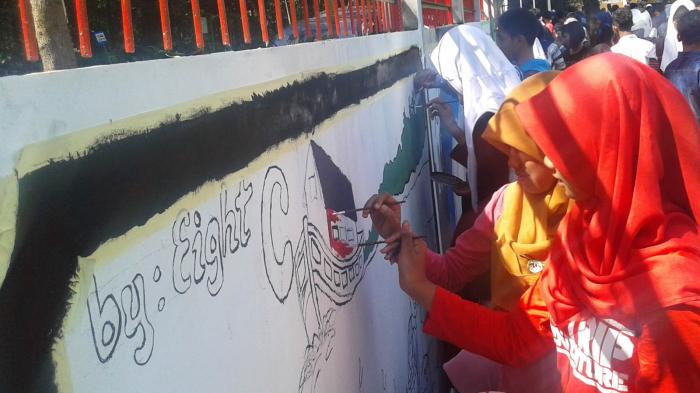 Orangtua Murid dan Ratusan Siswa SMPN 23 Semarang Bikin Mural Serta ...