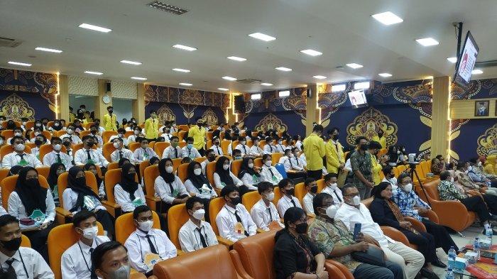 MURI Berikan Penghargaan Rekor Papermob Hybrid PPAK FT UNNES 2022 ...