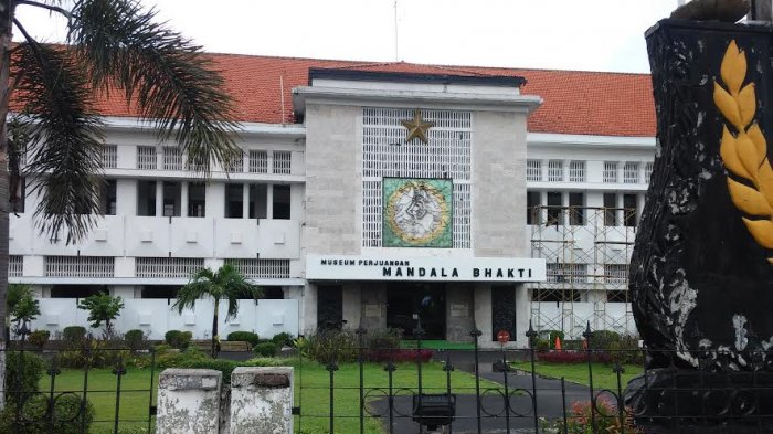 Belajar Sejarah di Museum Mandala Bhakti Semarang, Gratis ...