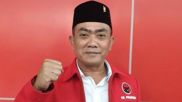 Wali Kota Cirebon Nasrudin Azis Ganti Seragam, Tinggalkan Partai ...