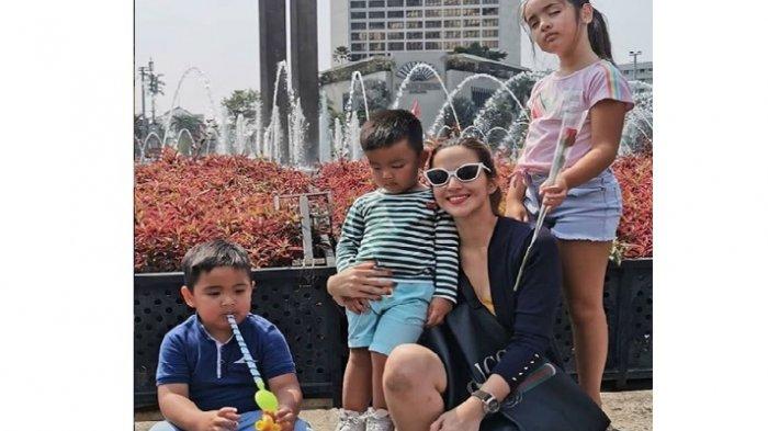 Respons 3 Anak Nia Ramadhani Ketika Diberi Hadiah Mainan Jadul Pistol ...