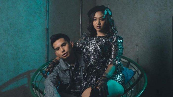 Profil dan 5 Potret Kay Vokalis Okaay Bareng Okin, Lagu Lupa Nama Ingat ...