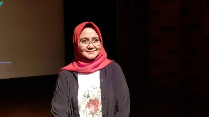 Novia Kolopaking Tampil Bersama Cak Nun dan Kiai Kanjeng di 26 Negara ...