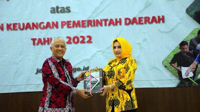Bupati Fadia Arafiq Berterima Kasih, Kabupaten Pekalongan Raih Opini WTP 8 Kali Berturut-turut ...