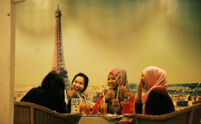 Parijs Van Java Semarang, Suguhkan Dekorasi Unik dan Foto ...