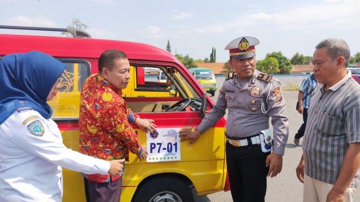 Tak Semua Angkutan Umum di Tegal Dilabeli Sticker Oleh Dishub, Ini ...