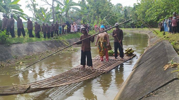 Pasar Budaya Sangir Sragen Resmi Dibuka, Diramaikan Adat Kirab ...