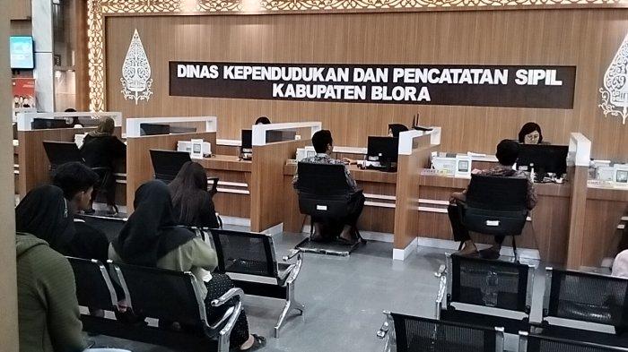 "Semua Layanan KTP, KK dan Lainnya Gratis" Dindukcapil Blora Pesan ...