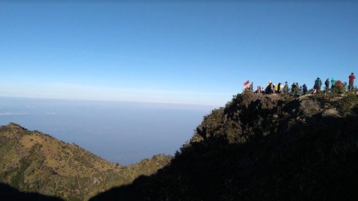 Semua Jalur Pendakian Gunung Lawu Resmi Dibuka Kembali Mulai Hari ini - Tribunjateng.com