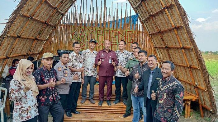 Pj Bupati Henggar Resmikan Kampoeng Bamboe Sumberan, Tempat Wisata ...
