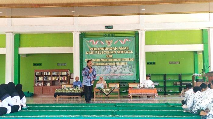 Gelar Sosialisasi ke Ponpes, Pemkab Batang Ajak Santri Tangkal Kekerasan Seksual - Tribunjateng.com
