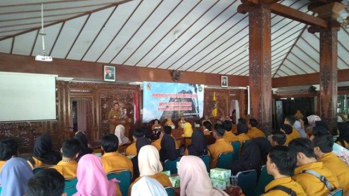 Bupati Juliyatmono Sambut Mahasiswa Univet Bantara Sukoharjo yang KKN di Karanganyar ...