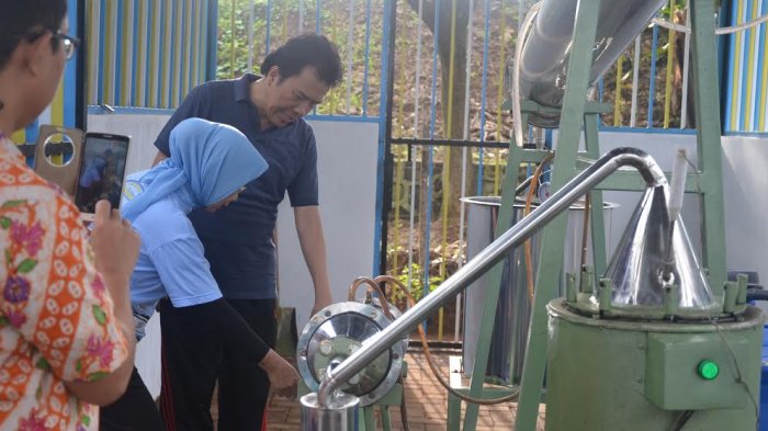 Undip Resmikan Pabrik Pengasapan Ikan Berbasis Asap Cair - Tribunjateng.com