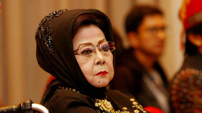 FOTO-FOTO Waldjinah Terkini di Usia 72 Tahun masih Bisa Nyanyi ...