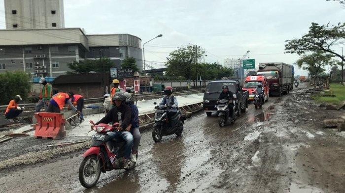 Bisakah Perbaikan Jalan Pantura Semarang-Demak Rampung Sebelum Lebaran? - Tribunjateng.com