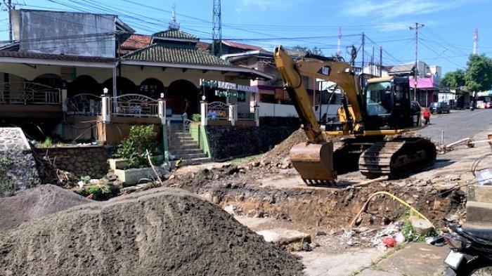 Perbaikan Saluran Irigasi Gorong-gorong, Akses Jalan Boja-Semarang Ditutup - Tribunjateng.com