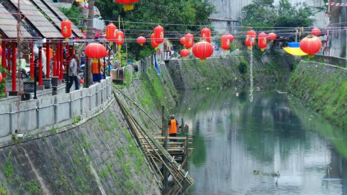 Peringati Imlek, Kali Pepe Solo Disulap Jadi Wisata Perahu Hias - Tribunjateng.com