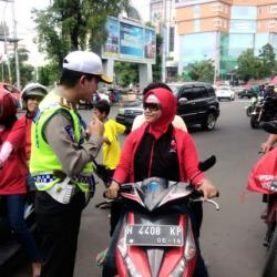 Windro Menilang Puluhan Peserta Kampanye yang Nekat Tak Pakai Helm ...