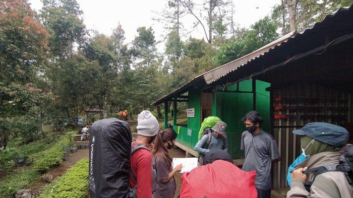 Jalur Candi Cetho Jadi Pilihan Pendaki Gunung Lawu Karanganyar: Hati ...