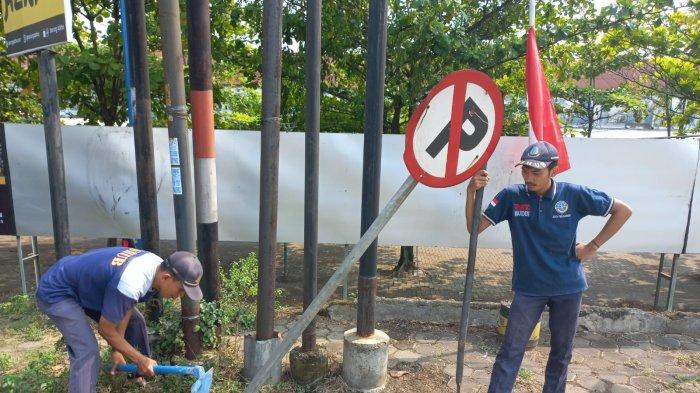 Dinhub Kota Pekalongan Lakukan Pemeliharaan Rutin Rambu Lalu Lintas ...
