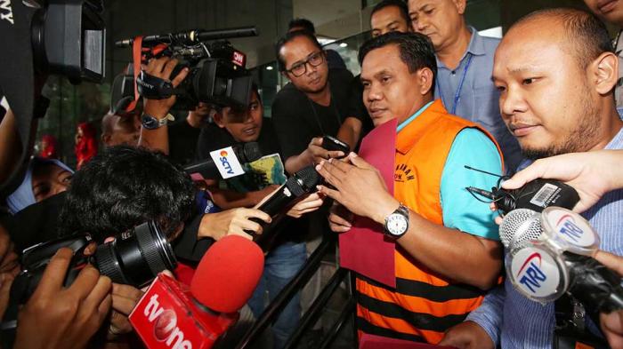 FOTO-FOTO Penangkapan Lanjut Penahanan Anggota DPRD dan PNS Kebumen ...