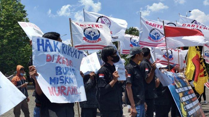 Puluhan Peserta Dari FSB Garteks KSBSI Kabupaten Semarang Gelar Aksi ...