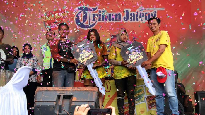 Niatnya Mau Lihat DJ Cantik, 2 Perempuan Ini Malah Dapat Motor! - Tribunjateng.com