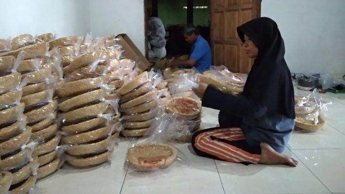 Geluti Usaha Intip Kendil, Omzet Perbulan hingga Rp 5 Juta ...