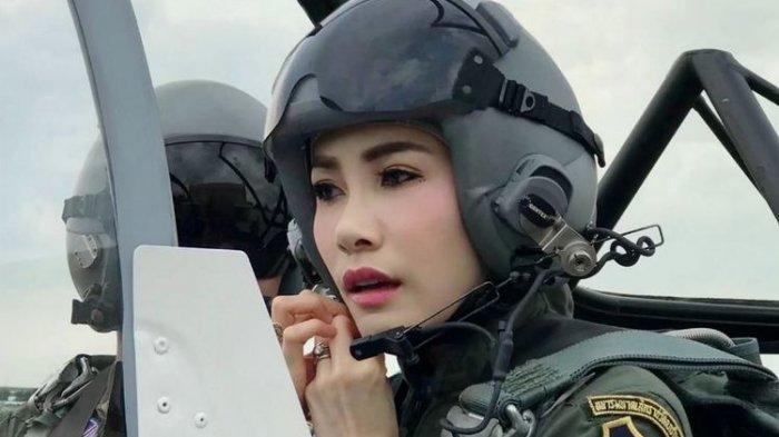 Raja Thailand Kembalikan Gelar dan Pangkat Militer Selirnya Setelah ...
